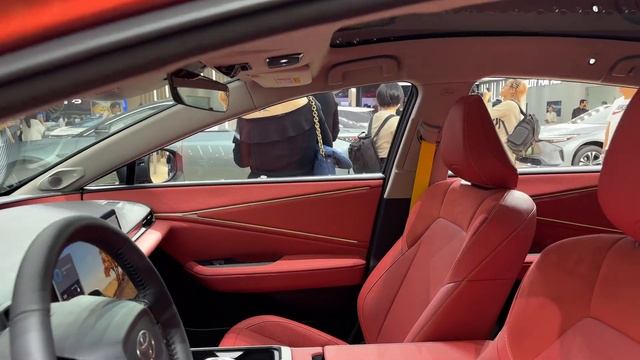 Новая Toyota bZ5 EV 2025 года выпуска – экстерьер и интерьер. 🚗🔋✨