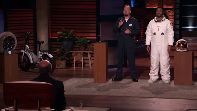 41. Shark Tank Аквариум с акулами