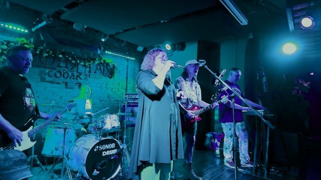 Женщина с Бородой   -  Аванс