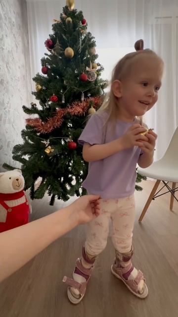 Есения ходит сама!