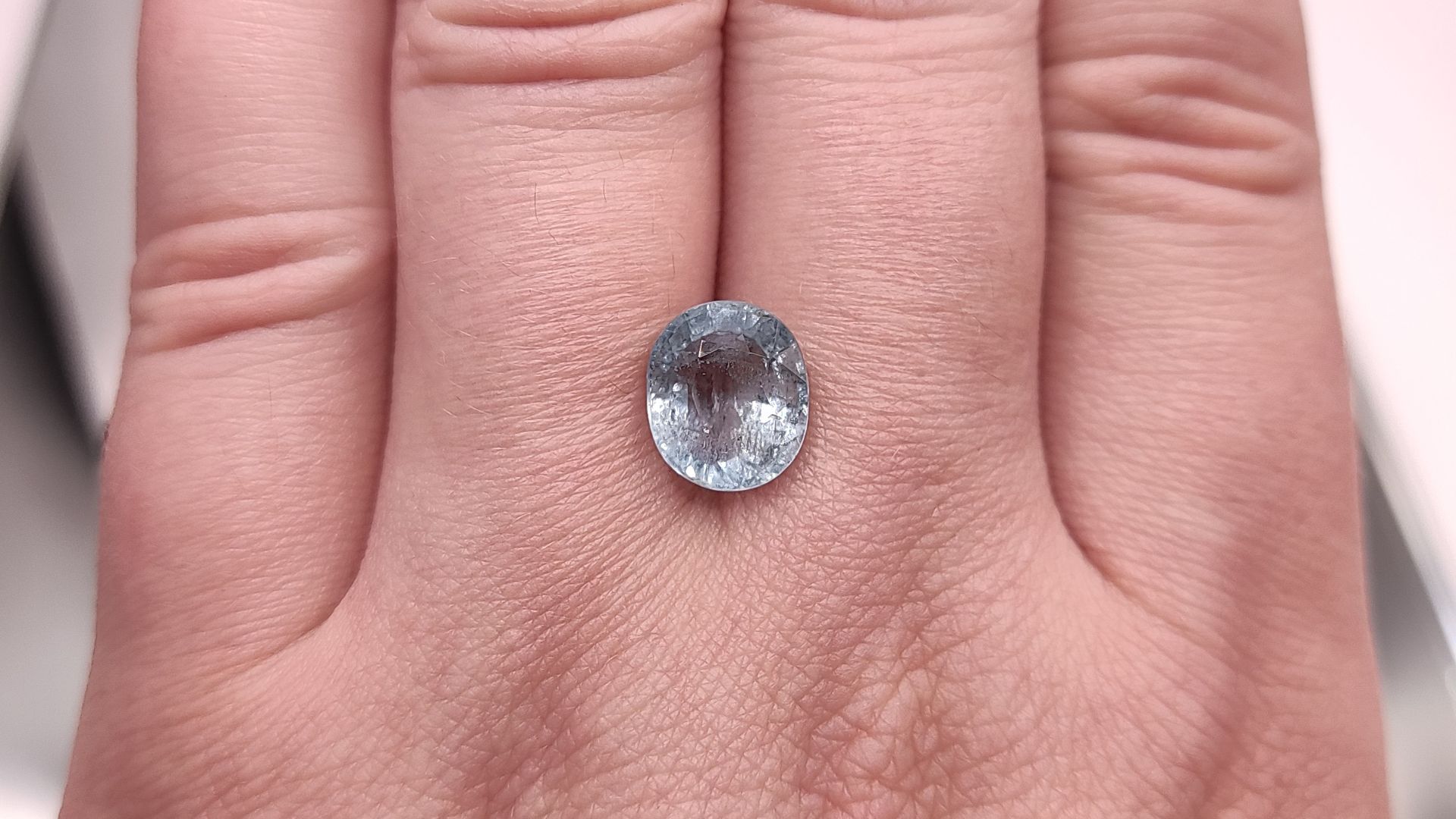 Аквамарин овал 4.02 ct. Бразилия. + гемм. заключение