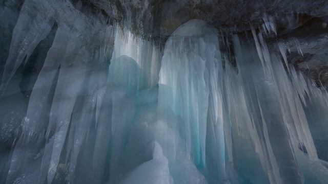 Ледяные сталактиты: чудеса пещер
