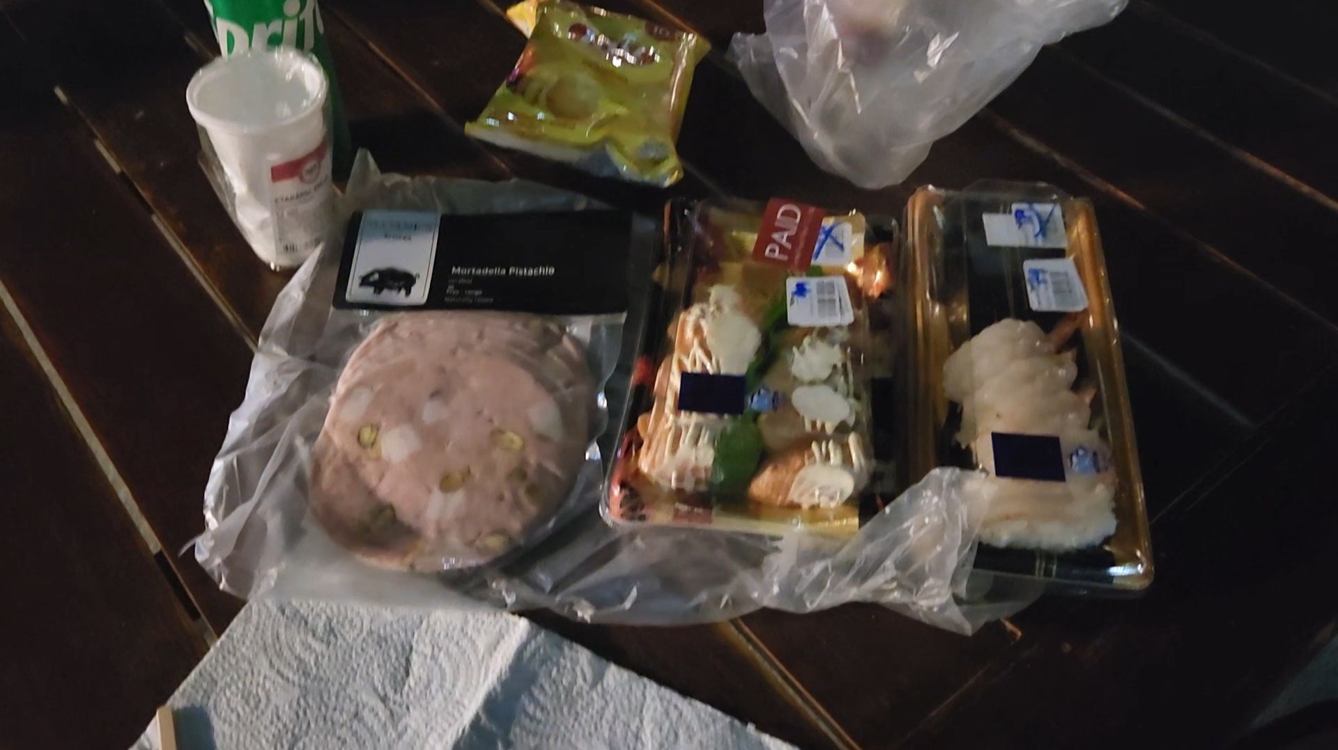 Лёгкий ужин на бассейне в отеле Basaya Beach Hotel&Resort ⛱️ в Паттайя