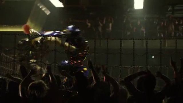 Живая сталь.Бой роботов на ринге Майдас-Нойзи бой