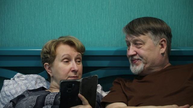 Юра, Ира - анекдот... Скетч # 5 (подарок)