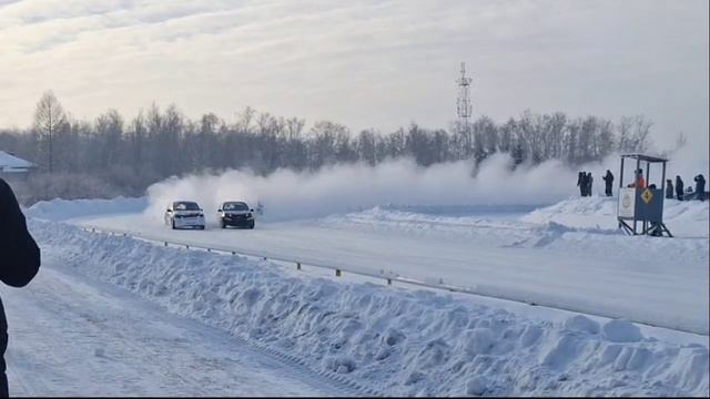 На курганском ипподроме зимние трековые гонки
