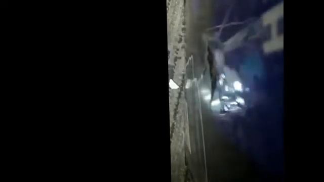 Komputersem показывает старые фотки но в отражении коробки 29112025 [get.gt]