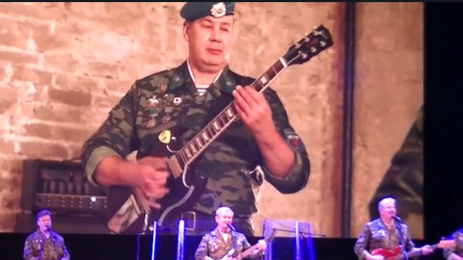 "Голубые береты". Мы еще не раз тронем небо руками.