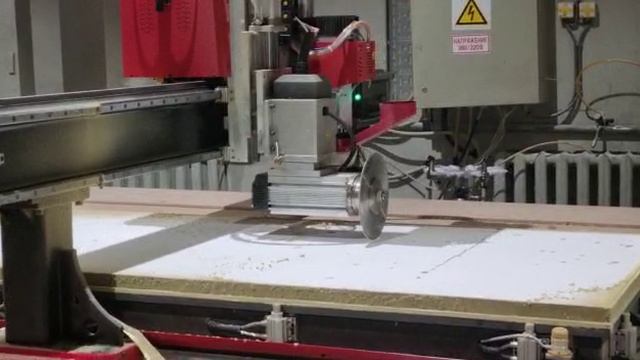 Фрезерный станок с циркулярной пилой