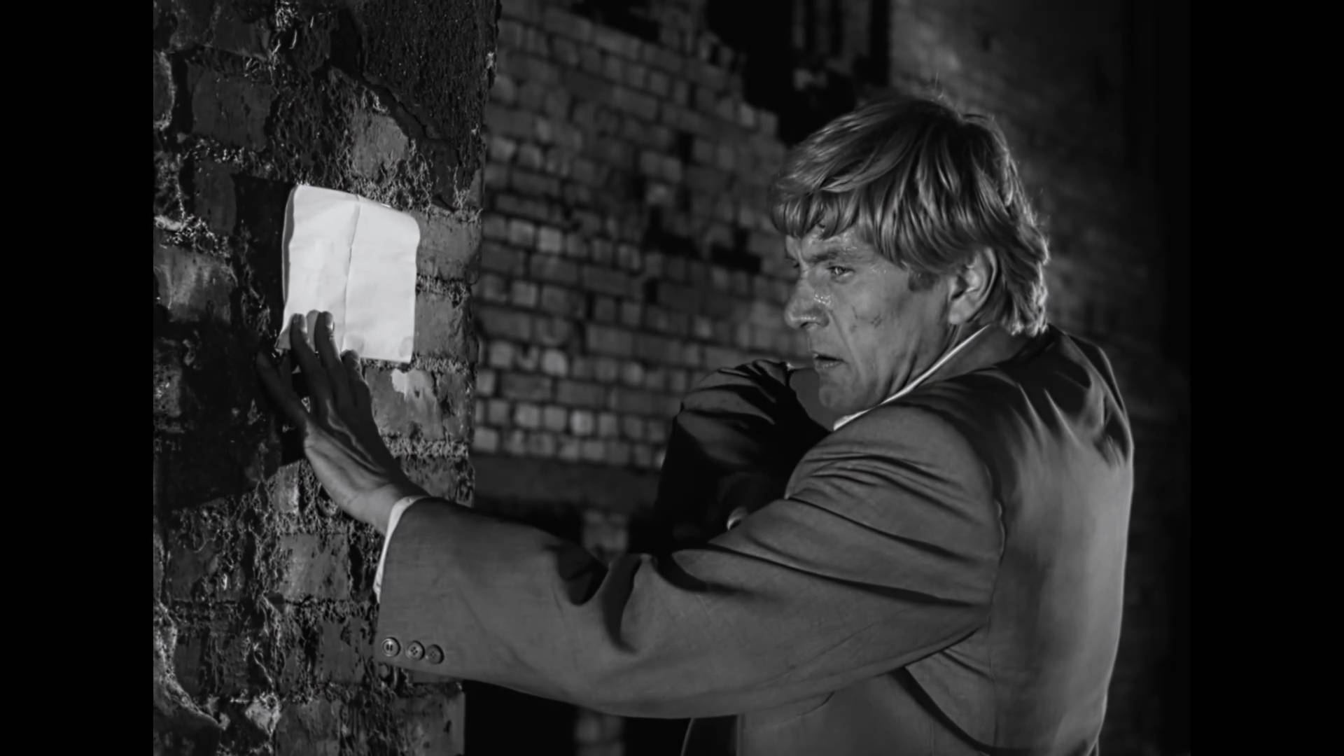 Руины стреляют... 1 серия