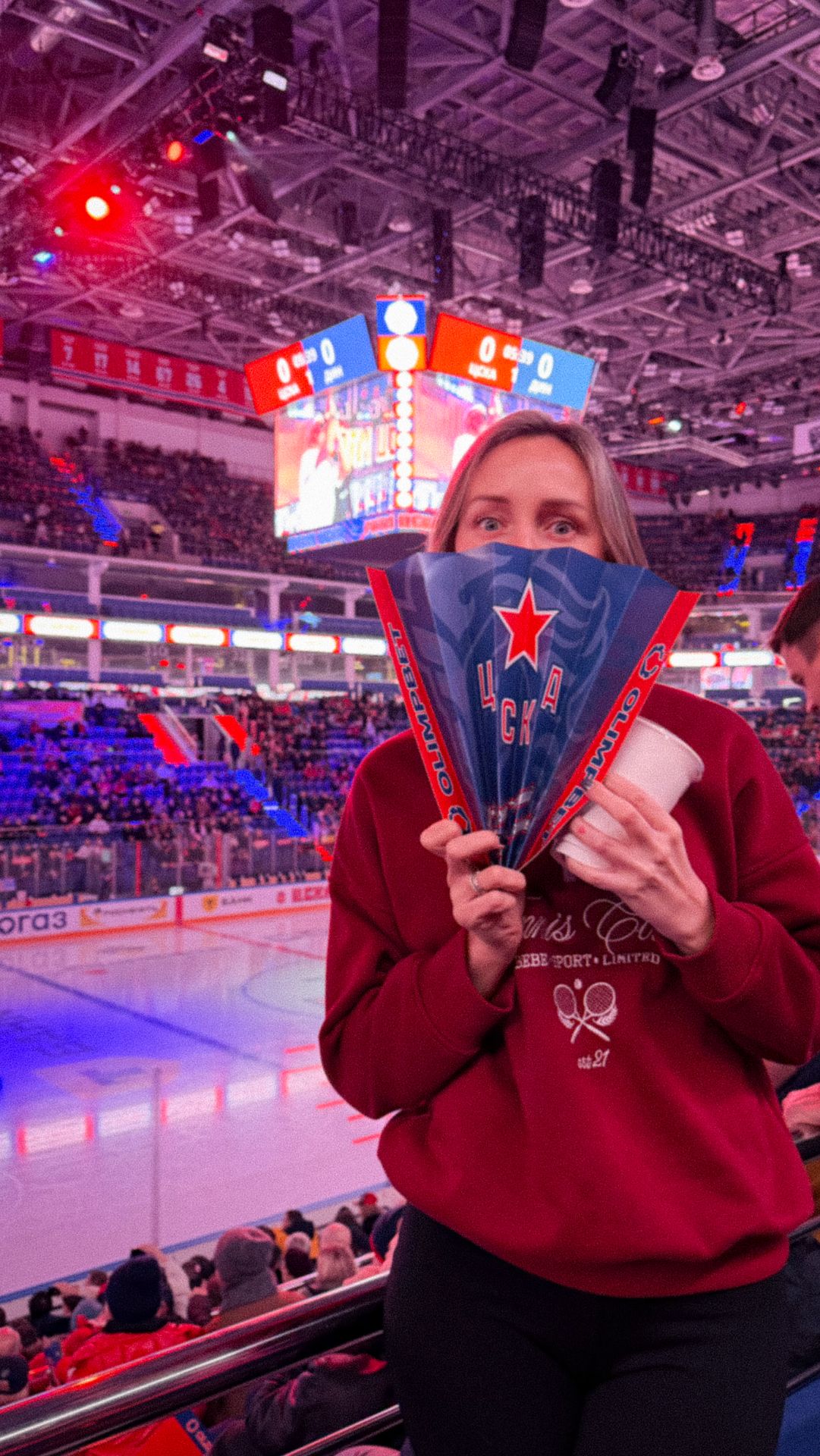 Юля проверила, можно ли болеть за Динамо в фан-секторе ЦСКА 😂 😳