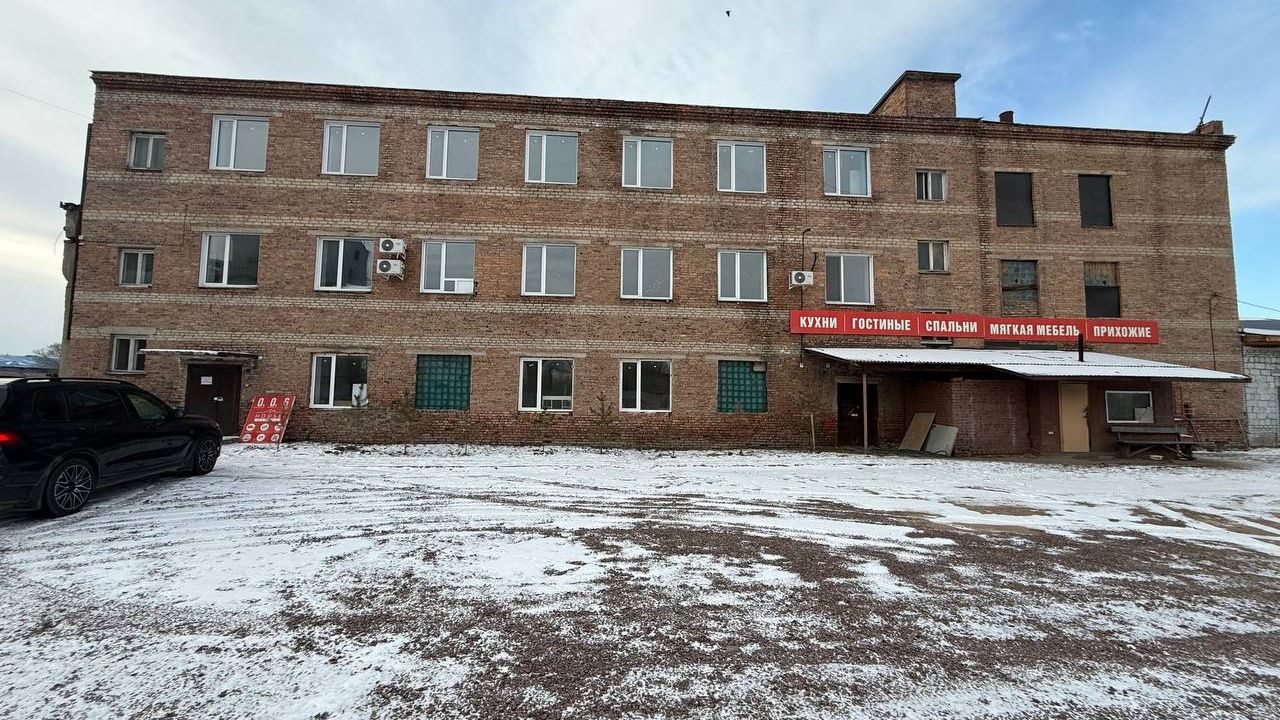Продам сдам производственно офисное здание 1169,7 кв.м с земельным участком 4176 кв. м. в Абакане