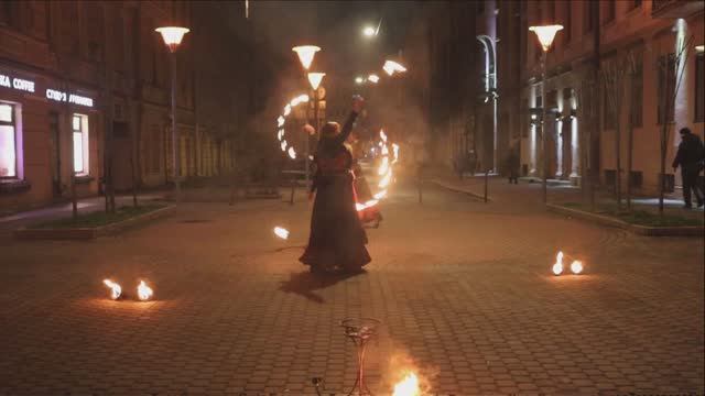 ОГНЕННОЕ ШОУ "КАРМЕЛИТА". ТАНЦЕВАЛЬНЫЙ КОЛЛЕКТИВ "ЭКСПРОМТ" и Е. Каменкова. АРТИСТЫ НА ПРАЗДНИК.