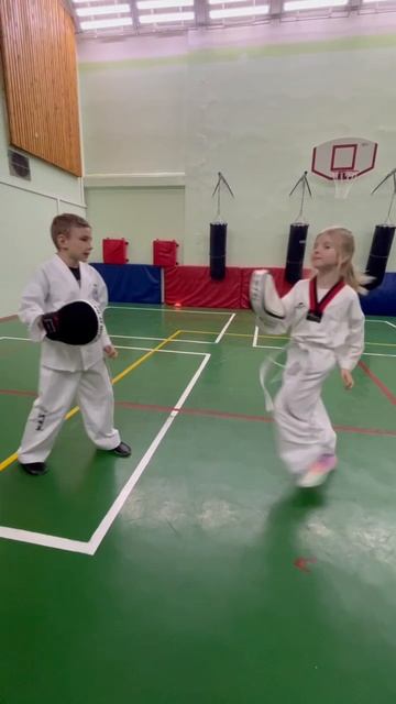 Сила, концентрация и характер. Тхэквондо — там, где становишься сильнее.