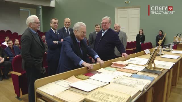 Новости СПбГУ: Церемония передачи книг ИППО Восточному факультету СПбГУ