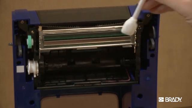 Промышленный принтер этикеток Brady BBP12: как почистить устройство