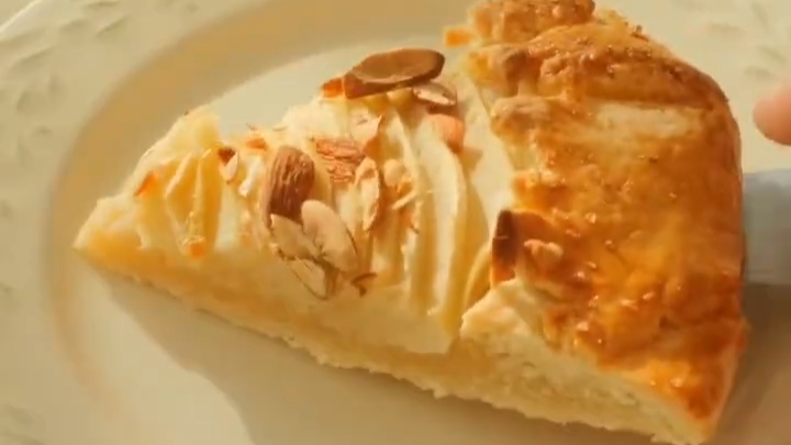 Сегодня у нас на десерт ароматная ГАЛЕТА с грушами и миндалём...🫓🍐☕😋