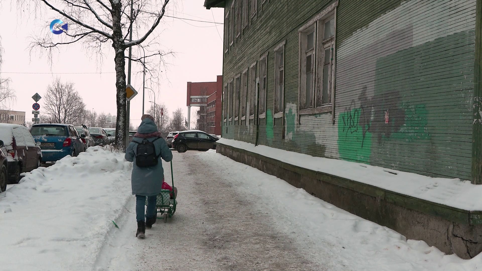 Уборка снега в Петрозаводске: кто в ответе за чистку дворов?м