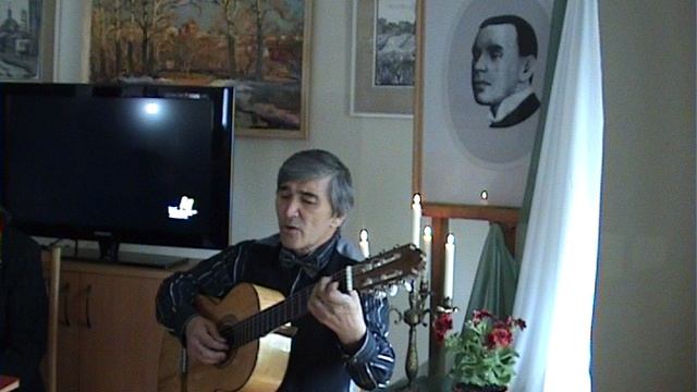 Поет Рахим Рахманов. Я в весеннем лесу пил березовый сок. 5.05.2011.