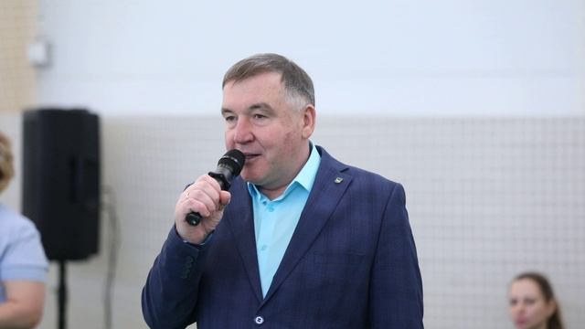 Турнир по гандболу с участием команд Приморья и Китая проходит в краевой столице.