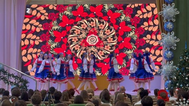 Краснодарский ансамбль «Веснянка» с танцем «Плетень»