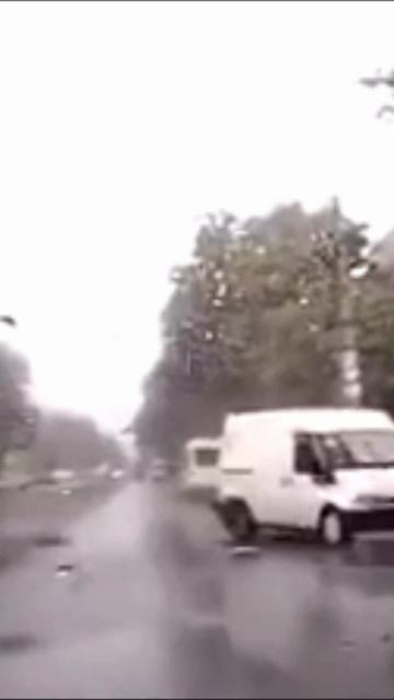 Газель наткнулась на люк