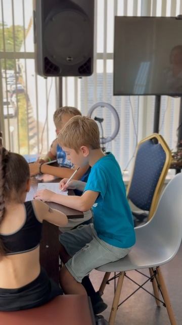 Сольфеджио для детей в Ростове! Занятие с Яной Свердловой в Браво 🎶