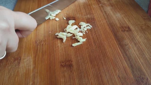 Кускус со свежими овощами и зеленью, за 5 минут – сытно, вкусно и полезно!