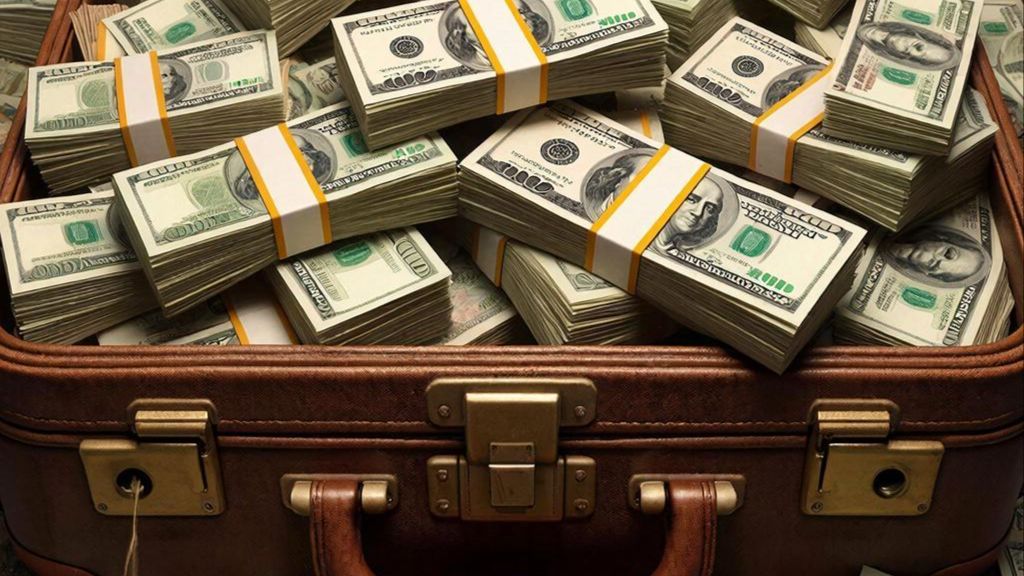 Хватит ли мне трёхсот миллионов долларов на первое время...