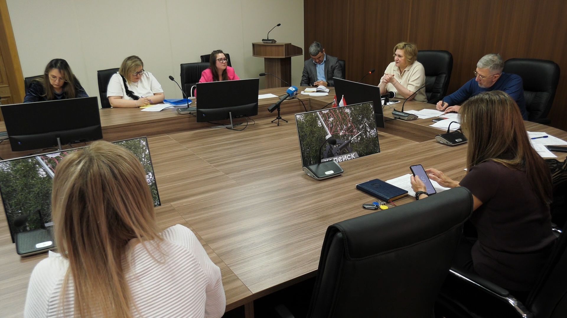 В администрации обсудили помощь участникам СВО