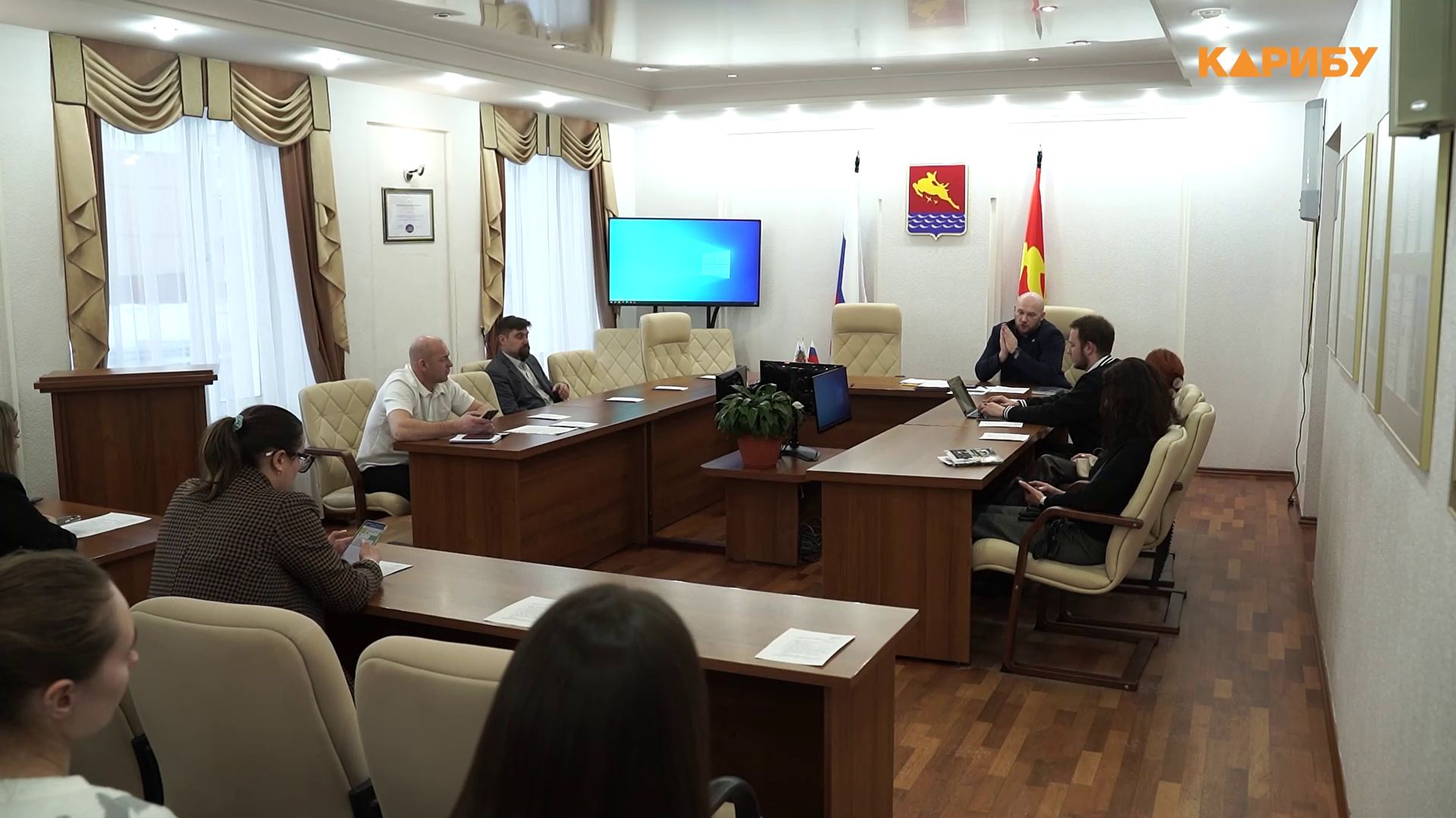 Планы по военно‑патриотическому воспитанию обсудили в мэрии Магадана