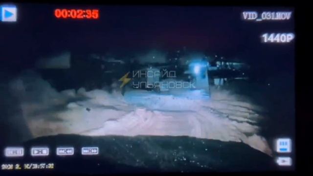 📩📤📥📨✉️Заезжал спокойно,  заранее сместился правее. И тут такой перфоманс с прыжком на капот. — Ч