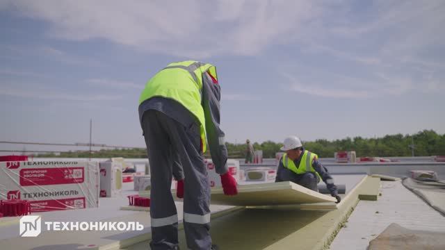 Монтаж системы ТН-КРОВЛЯ Смарт PIR. Часть 1: Укладка теплоизоляции | ТЕХНОНИКОЛЬ