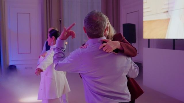 Пример монтажа свадебного фильма на 15 мин