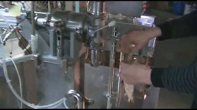 Полуавтомат для розлива жидкостей в ДойПак пакеты У-01-145