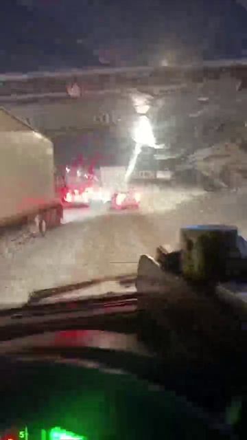 На М-7 жуткая пробка   На этих выходных сидим дома👀