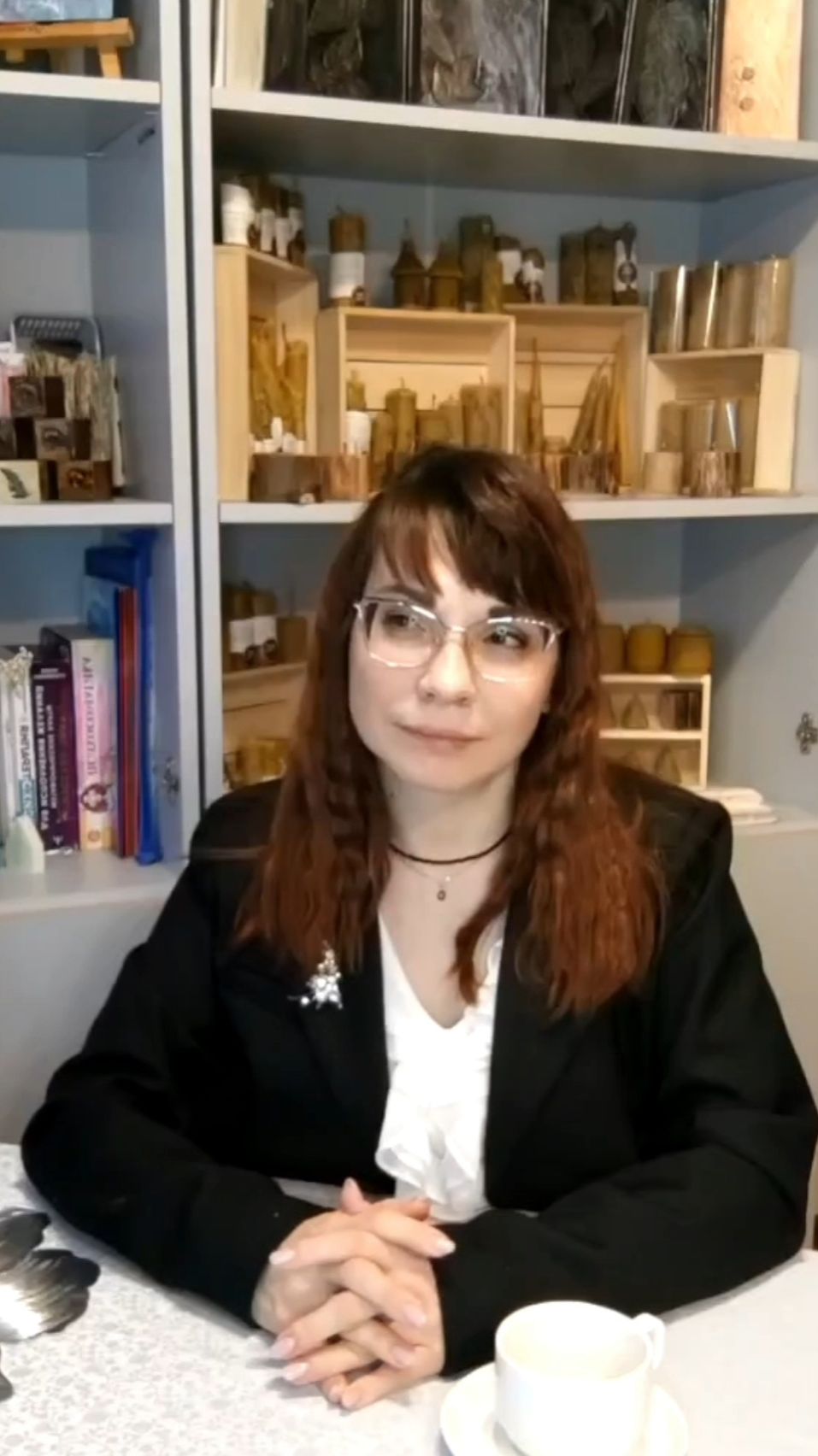 Гульнара,как проводник выстраивает в структуру,дает  направление,куда каждой женщине идти