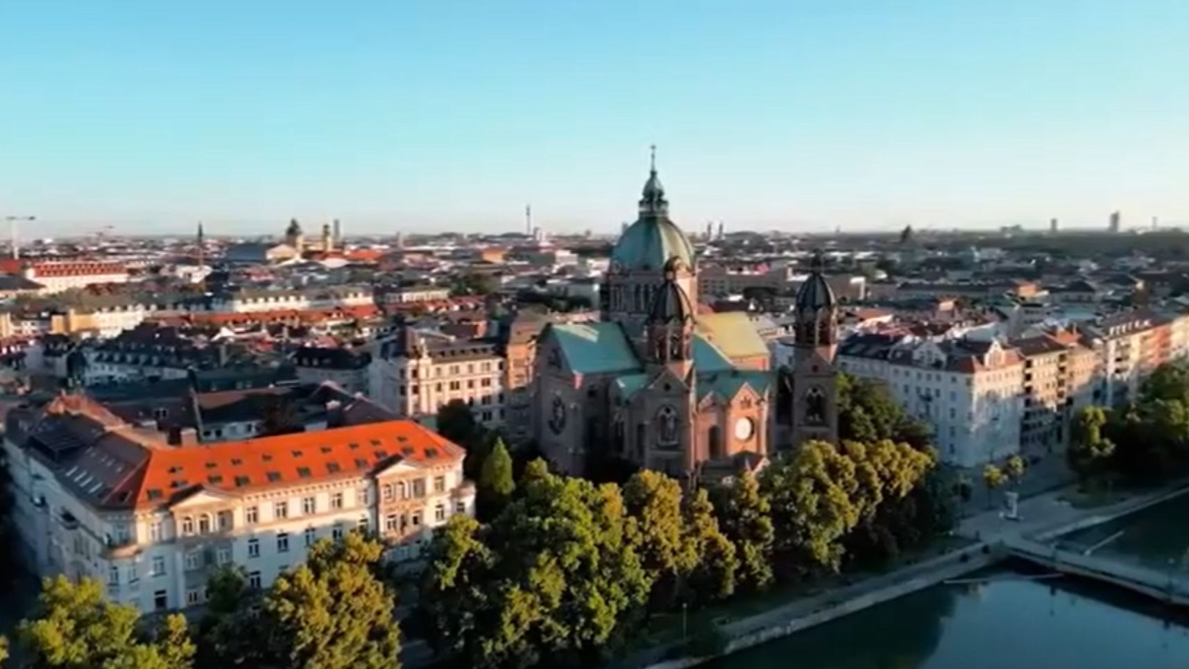 Легендарные  мелодии, которые никогда не надоест слушать.