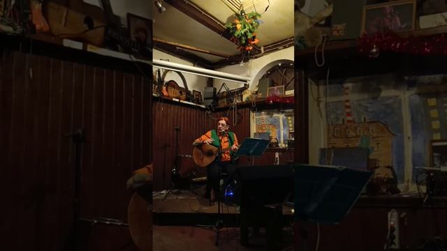 Поэт Эд Покров выступает в Москве в "Археологии" (Ч3)