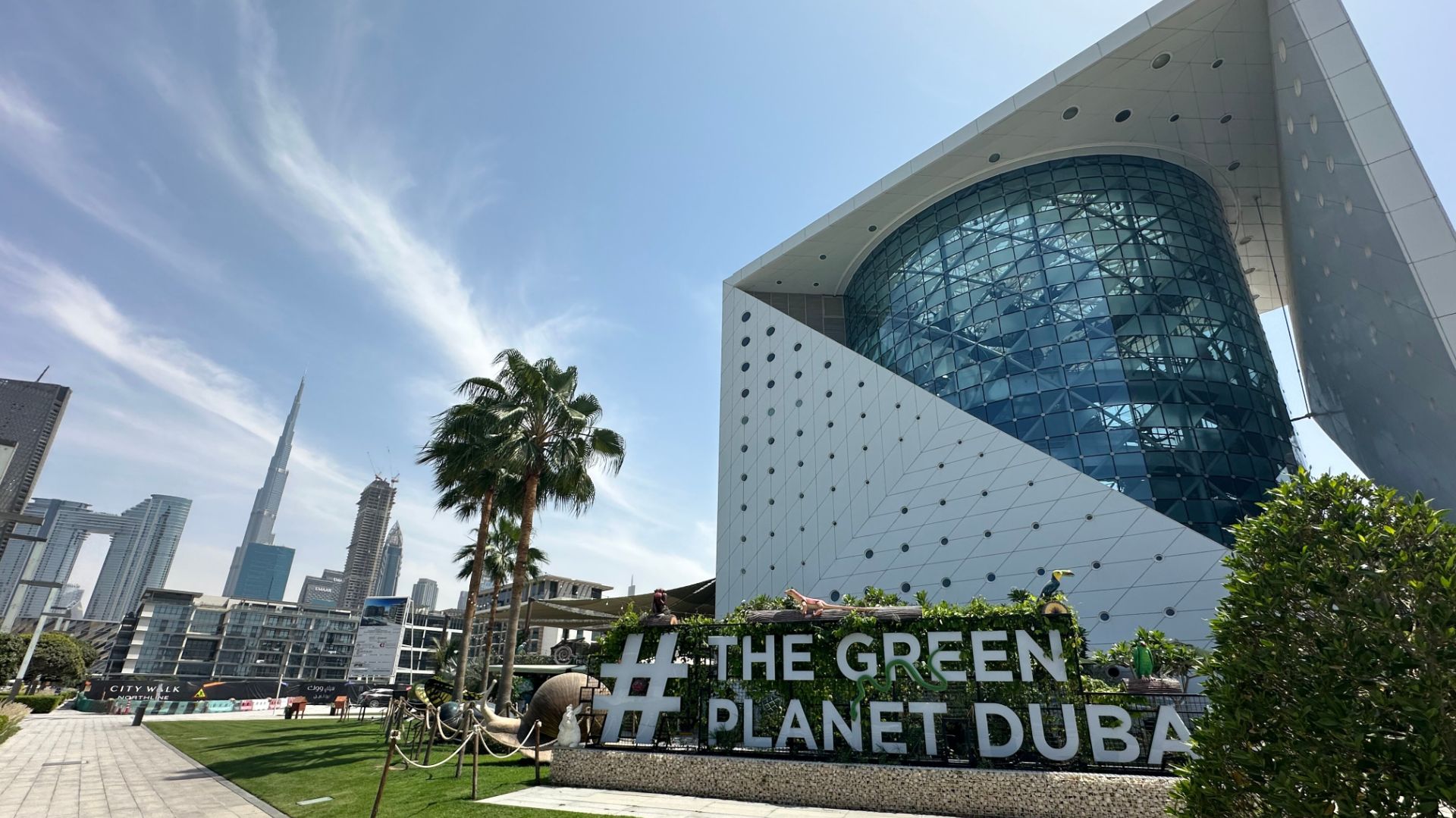 Крытый комплекс-оранжерея в Дубае. The Green Planet.