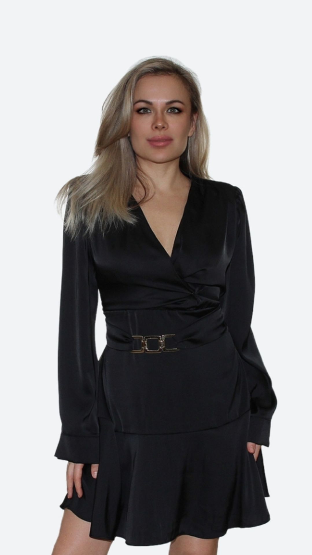 Черное шелковистое вечернее платье с поясом на выход