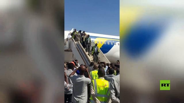 بعد 3 سنوات من الحرب والدمار.. طائرة "سودانير" تهبط في مطار الخرطوم الدولي
