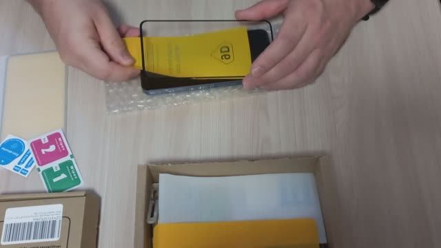 Как наклеить защитное стекло на телефон