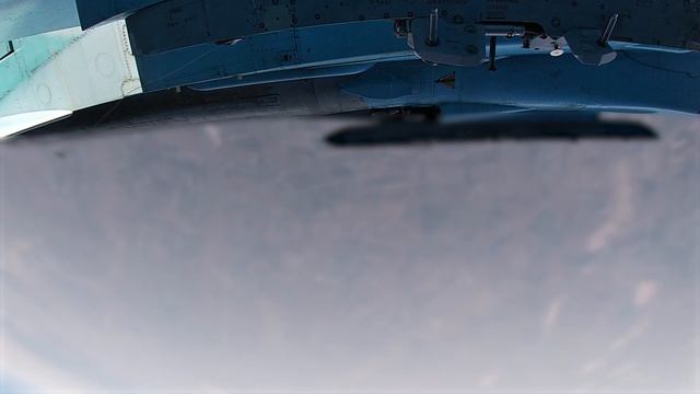 Бомбандировщик "Су-34" произвёл бомбометание