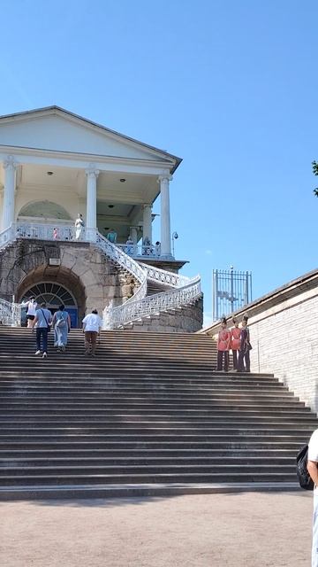 7Лестница в Камеронову галерею. Геркулесова лестница.