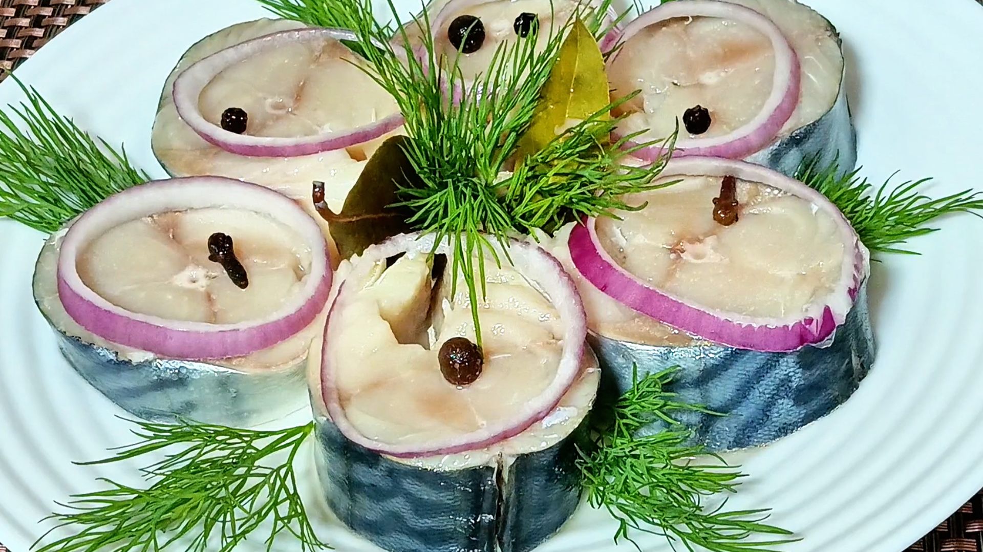 🐟💥Малосольная скумбрия - нежная, пряная и очень домашняя. Скумбрия малосольная за 1 ночь!