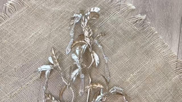 Декоративная ветка ХРУСТАЛЬНЫЕ ПОДВЕСКИ, акрил, пластик, золотая, 83 см, SP20838