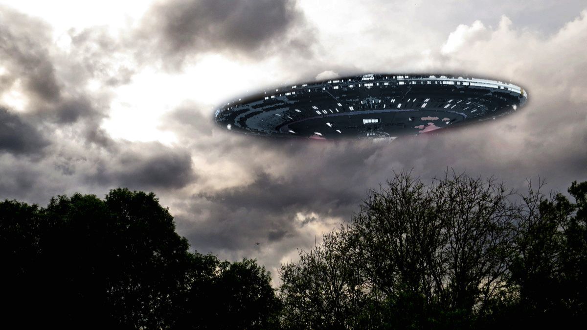 Хмурое небо дождливого лета