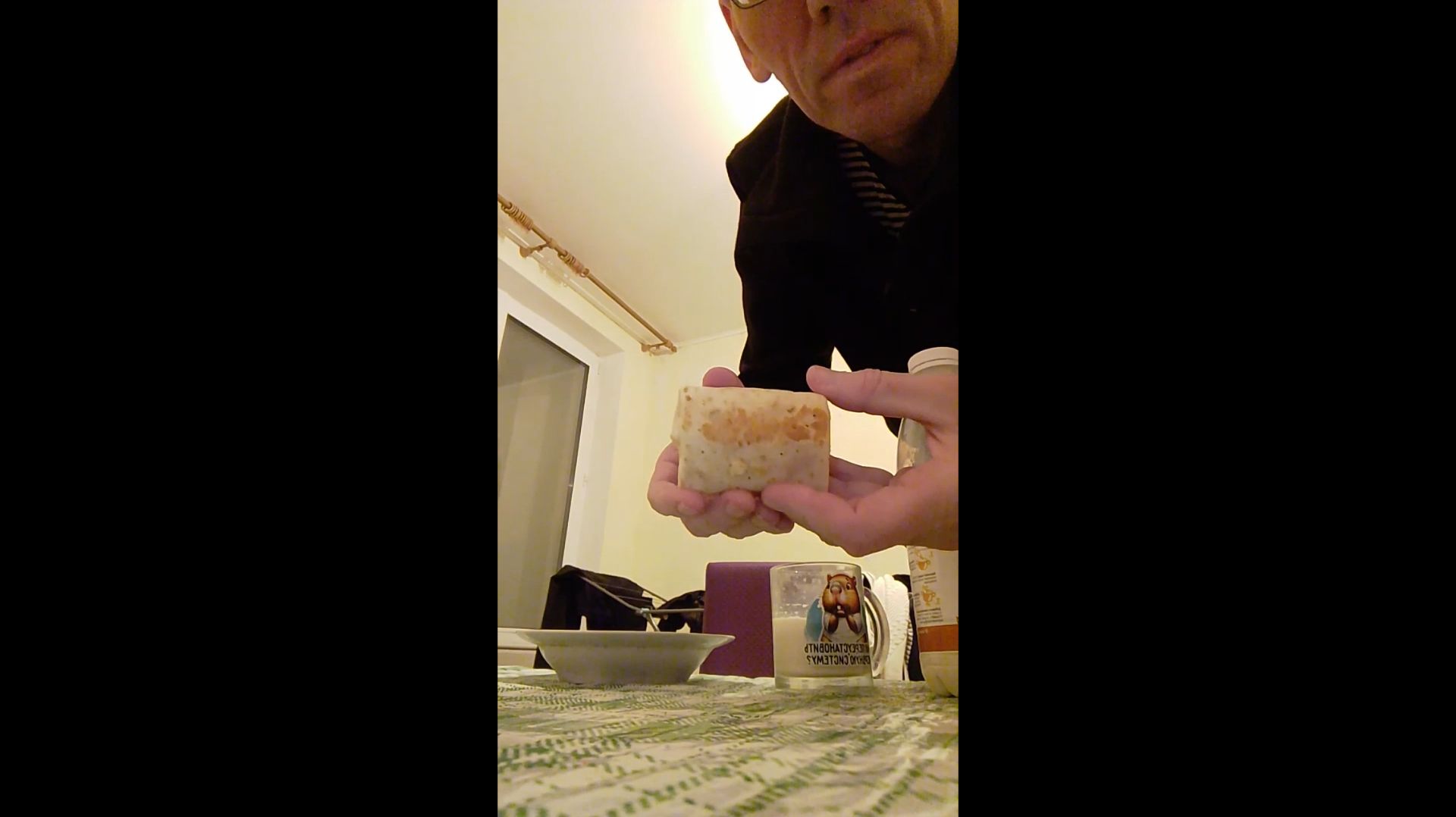 Кушаю И Радио Слушаю, Ужин: Блины+Сосиски В Тесте+Торты+Напитки И Др. Доедаю Вчерашнее(01.02.2026)