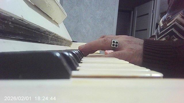 Пианино: "Ой то не вечер"